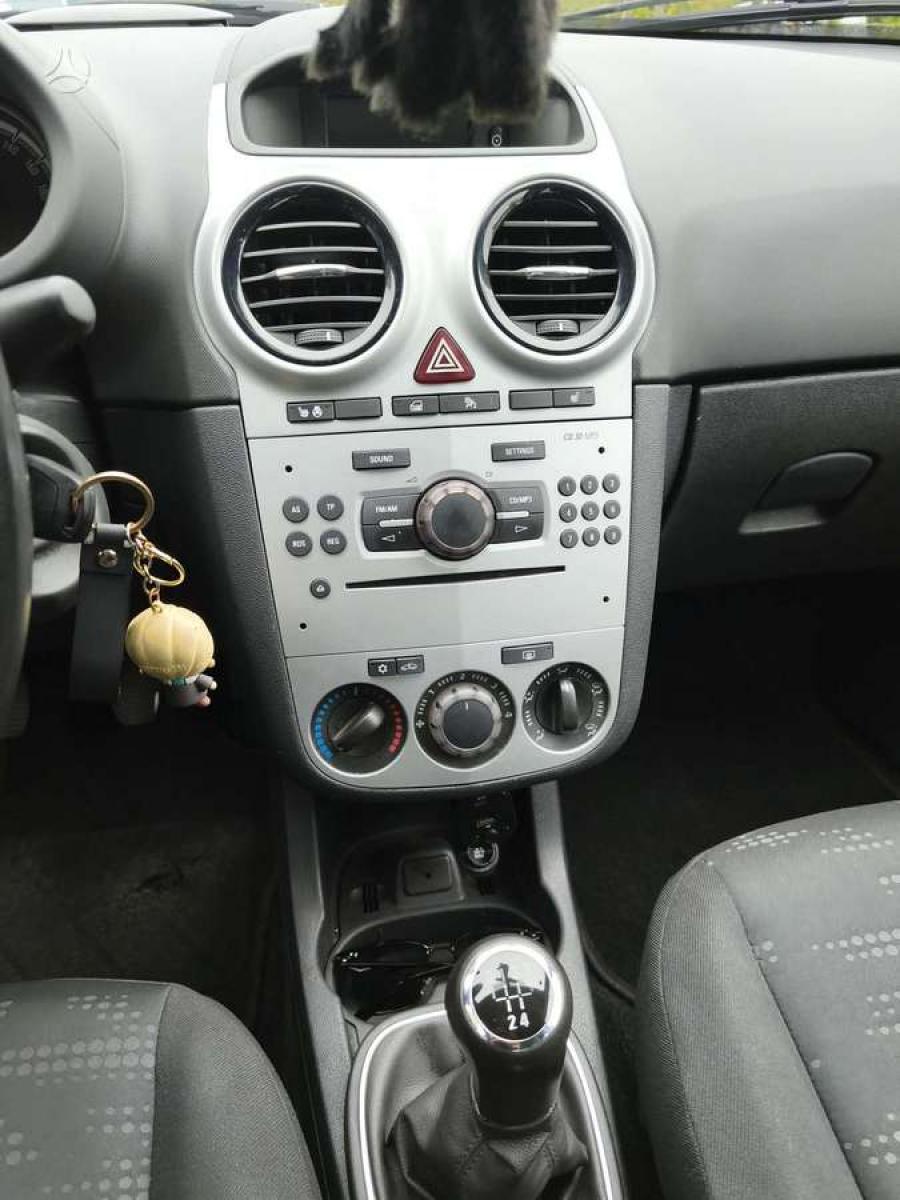 Green Opel Corsa 2011 in Akmene, with an engine capacity of 1.30 L and mileage of 242 thousand km for 2100 €, photo 19 on AUTOMOTO.COM.LV