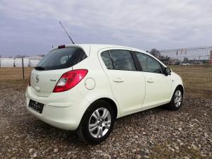 Green Opel Corsa 2012 in Saldus, with an engine capacity of 1.30 L and mileage of 256 thousand km for 3600 €, photo 3 on AUTOMOTO.COM.LV