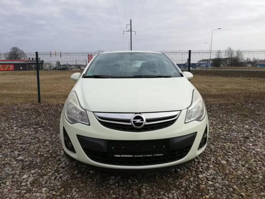 Green Opel Corsa 2012 in Saldus, with an engine capacity of 1.30 L and mileage of 256 thousand km for 3600 €, photo 6 on AUTOMOTO.COM.LV