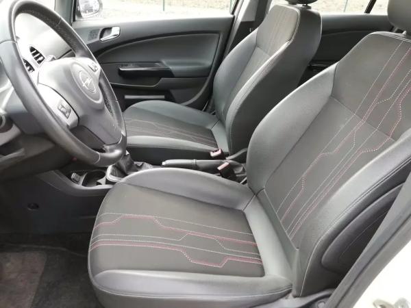 Green Opel Corsa 2012 in Saldus, with an engine capacity of 1.30 L and mileage of 256 thousand km for 3600 €, photo 7 on AUTOMOTO.COM.LV