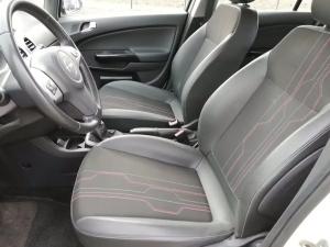 Green Opel Corsa 2012 in Saldus, with an engine capacity of 1.30 L and mileage of 256 thousand km for 3600 €, photo 8 on AUTOMOTO.COM.LV