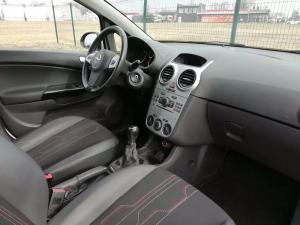 Green Opel Corsa 2012 in Saldus, with an engine capacity of 1.30 L and mileage of 256 thousand km for 3600 €, photo 10 on AUTOMOTO.COM.LV