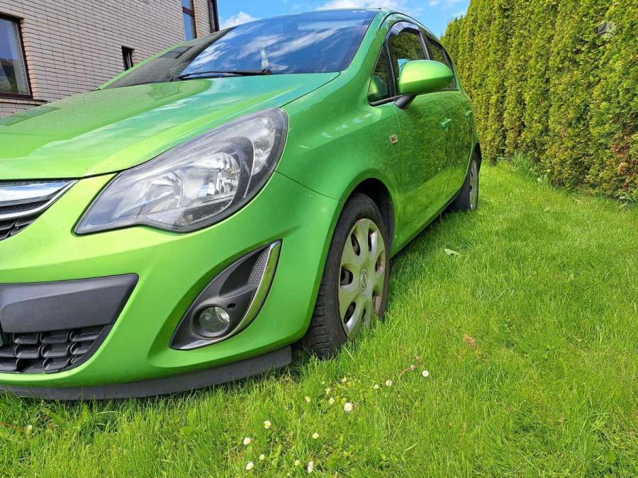 Zaļš Opel Corsa 2013 Kaišiadorys, ar dzinēja tilpumu 1.25 L un nobraukumu 258 tūkst. km par 2700 €, foto 1 vietnē AUTOMOTO.COM.LV