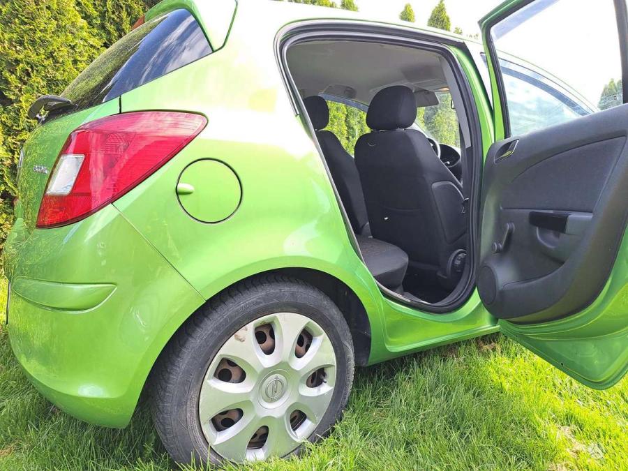 Zaļš Opel Corsa 2013 Kaišiadorys, ar dzinēja tilpumu 1.25 L un nobraukumu 258 tūkst. km par 2700 €, foto 3 vietnē AUTOMOTO.COM.LV