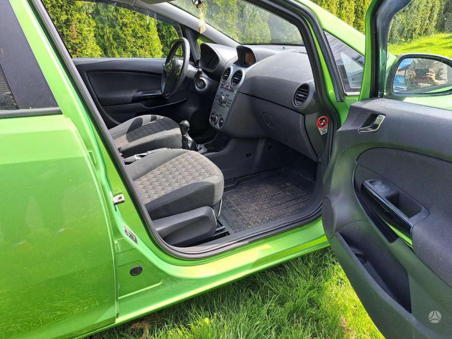 Zaļš Opel Corsa 2013 Kaišiadorys, ar dzinēja tilpumu 1.25 L un nobraukumu 258 tūkst. km par 2700 €, foto 6 vietnē AUTOMOTO.COM.LV