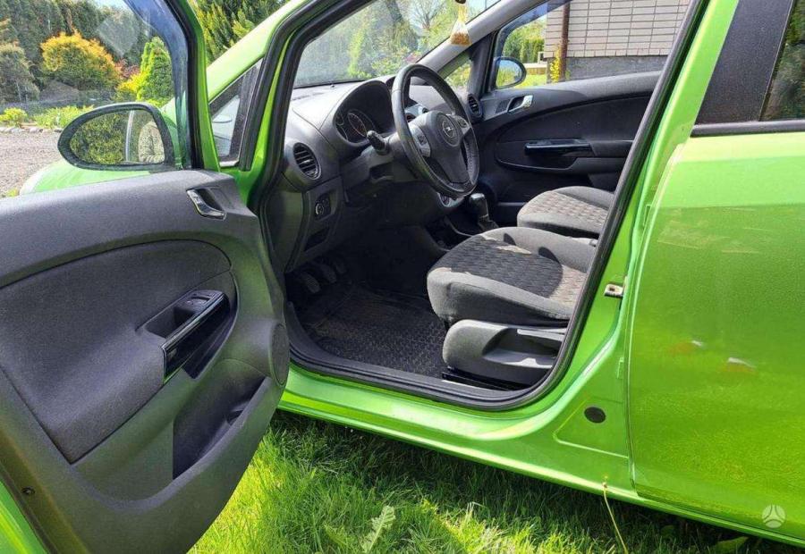 Zaļš Opel Corsa 2013 Kaišiadorys, ar dzinēja tilpumu 1.25 L un nobraukumu 258 tūkst. km par 2700 €, foto 9 vietnē AUTOMOTO.COM.LV