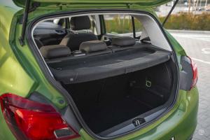 Green Opel Corsa 2015 in Vilnius, with an engine capacity of 1.25 L and mileage of 169 thousand km for 4450 €, photo 23 on AUTOMOTO.COM.LV