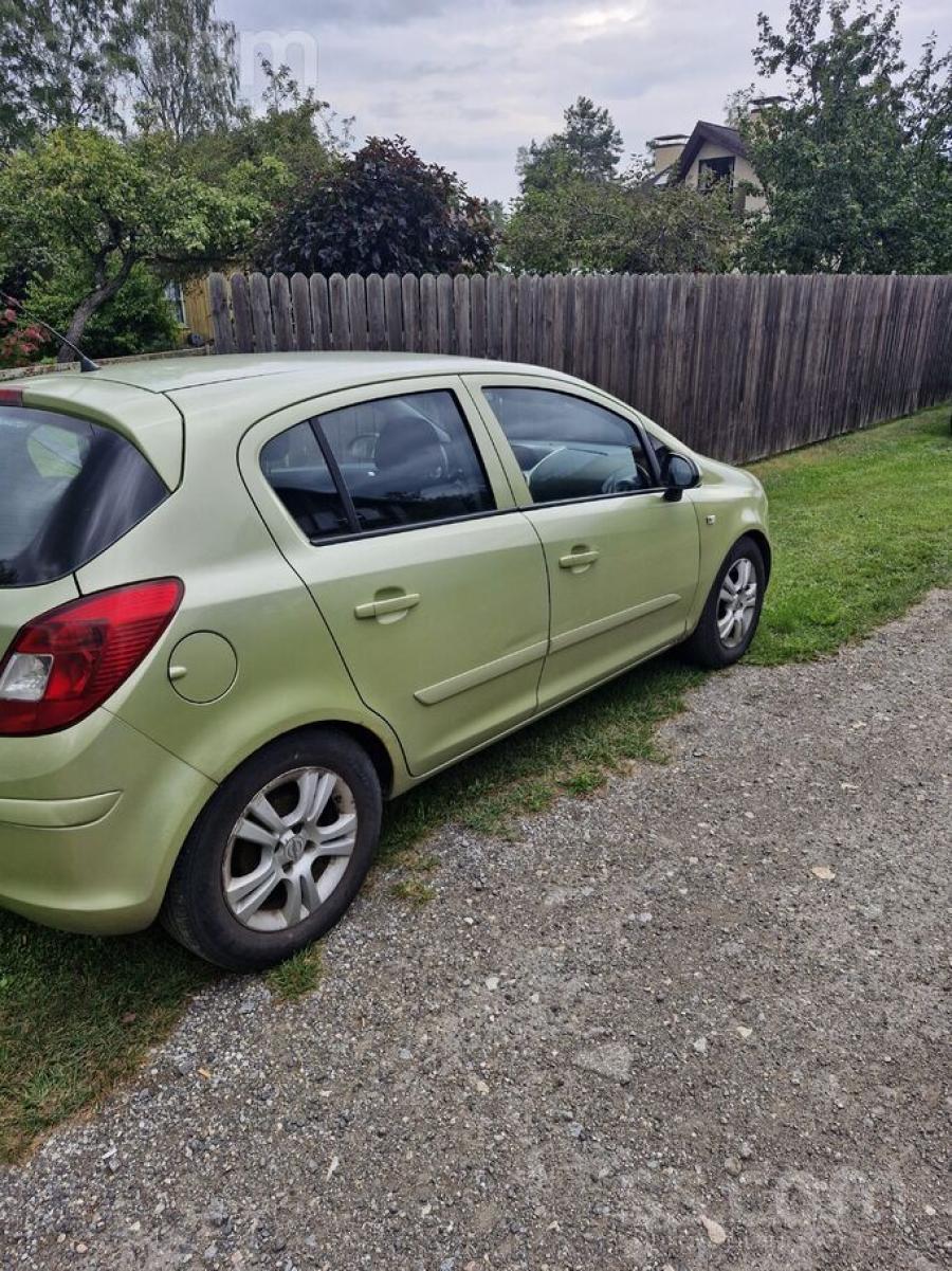Zaļš Opel Corsa 2007 Rīga, ar dzinēja tilpumu 1.40 L un nobraukumu 404 tūkst. km par 1000 €, foto 5 vietnē AUTOMOTO.COM.LV