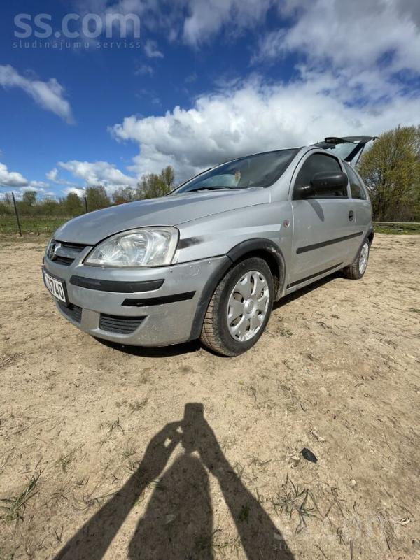 Grey Opel Corsa 2005 in Bauska, with an engine capacity of 1.00 L and mileage of 263 thousand km for 150 €, photo 1 on AUTOMOTO.COM.LV