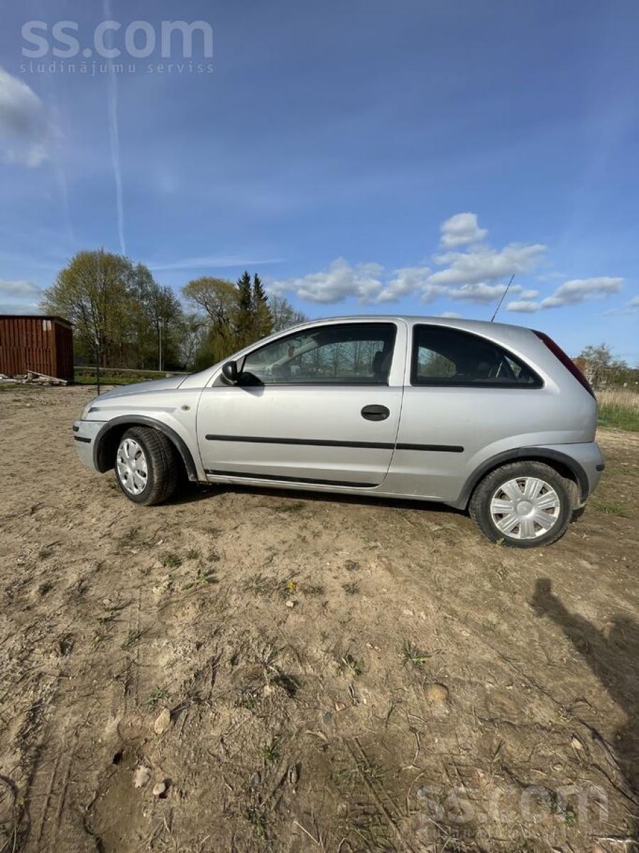Grey Opel Corsa 2005 in Bauska, with an engine capacity of 1.00 L and mileage of 263 thousand km for 150 €, photo 2 on AUTOMOTO.COM.LV