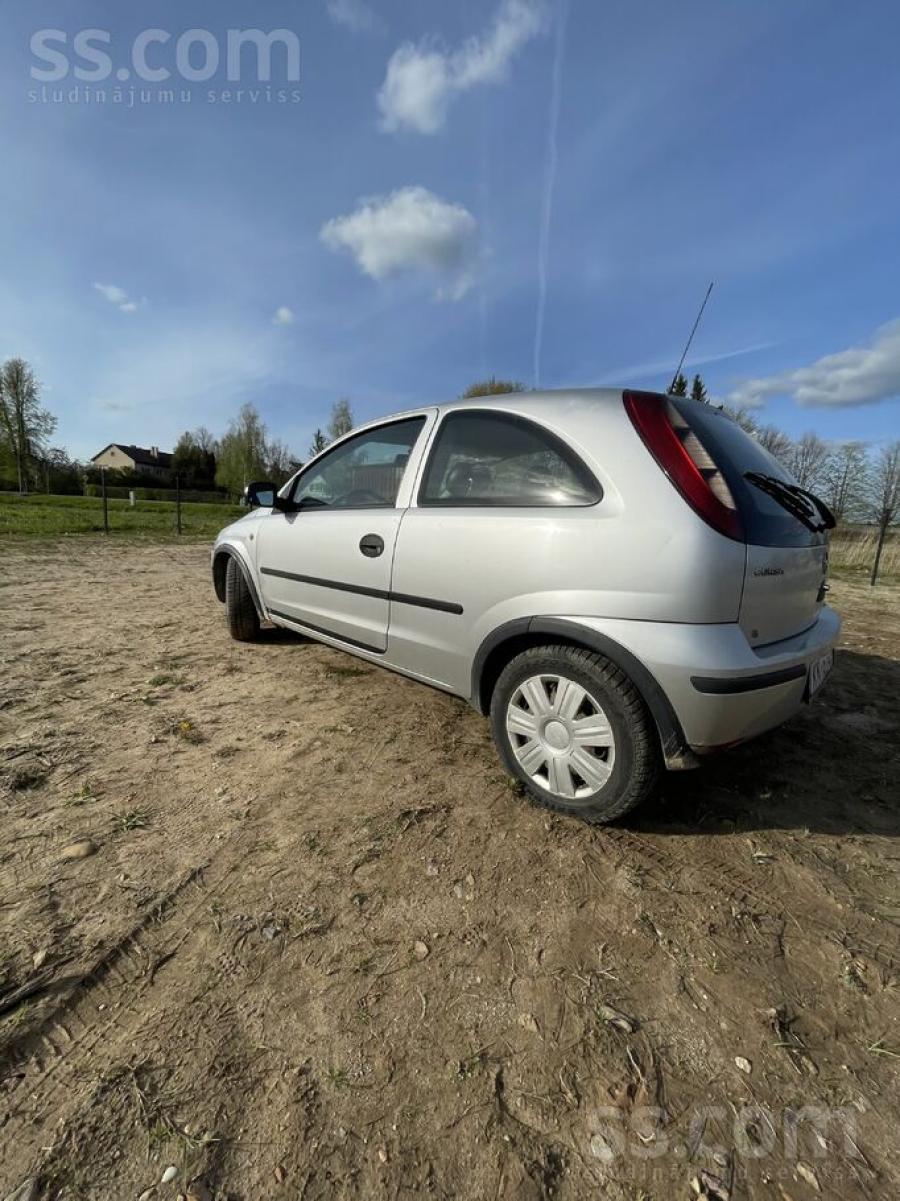 Grey Opel Corsa 2005 in Bauska, with an engine capacity of 1.00 L and mileage of 263 thousand km for 150 €, photo 3 on AUTOMOTO.COM.LV