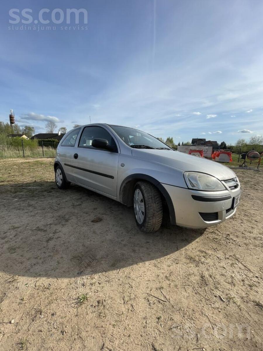 Grey Opel Corsa 2005 in Bauska, with an engine capacity of 1.00 L and mileage of 263 thousand km for 150 €, photo 4 on AUTOMOTO.COM.LV