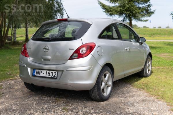 Grey Opel Corsa 2011 in Riga, with an engine capacity of 1.20 L and mileage of 224 thousand km for 1400 €, photo 3 on AUTOMOTO.COM.LV