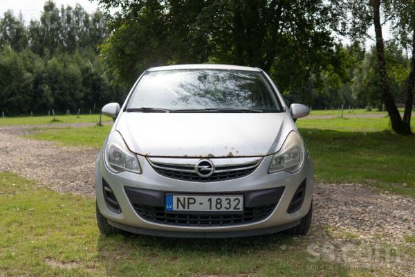 Grey Opel Corsa 2011 in Riga, with an engine capacity of 1.20 L and mileage of 224 thousand km for 1400 €, photo 4 on AUTOMOTO.COM.LV