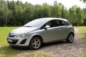 Серый Опель Корса 2011 в Рига, объемом двигателя 1.20 л и пробегом 224 тыс. км за 1400 €, фото 1 на AUTOMOTO.COM.LV