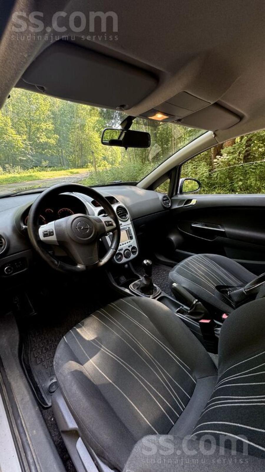 Grey Opel Corsa 2013 in Riga, with an engine capacity of 1.30 L and mileage of 188 thousand km for 3120 €, photo 4 on AUTOMOTO.COM.LV