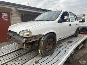 Pelēks Opel Corsa 1998 Ukmergė, ar dzinēja tilpumu 1.40 L un nobraukumu 1000 tūkst. km par 120 €, foto  vietnē AUTOMOTO.COM.LV