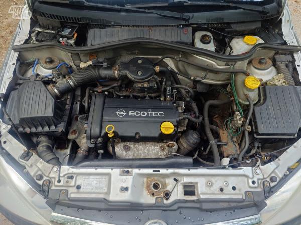 Pelēks Opel Corsa 2002 Viļņa, ar dzinēja tilpumu 1.20 L un nobraukumu 220 tūkst. km par 1850 €, foto 9 vietnē AUTOMOTO.COM.LV