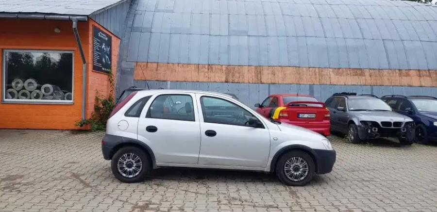 Pelēks Opel Corsa 2002 Valmiera, ar dzinēja tilpumu 1.70 L un nobraukumu 284 tūkst. km par 950 €, foto 3 vietnē AUTOMOTO.COM.LV