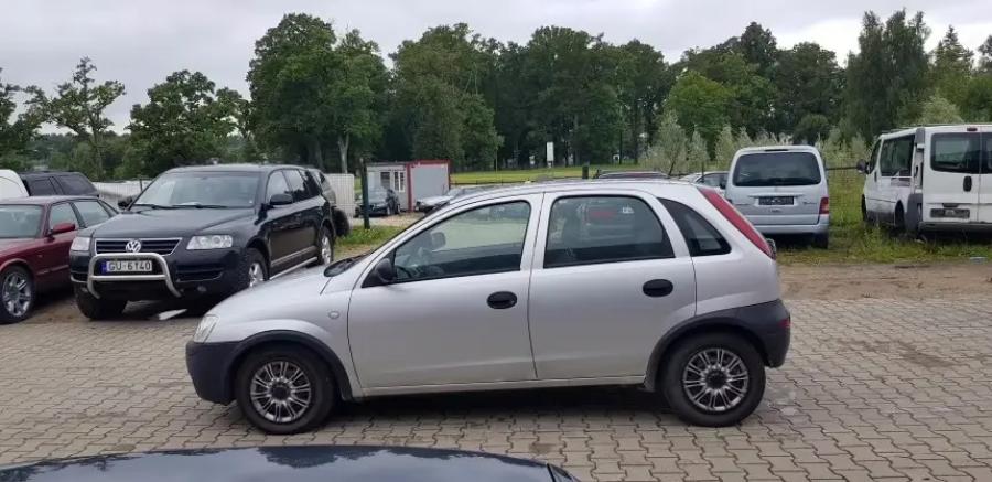 Pelēks Opel Corsa 2002 Valmiera, ar dzinēja tilpumu 1.70 L un nobraukumu 284 tūkst. km par 950 €, foto 7 vietnē AUTOMOTO.COM.LV