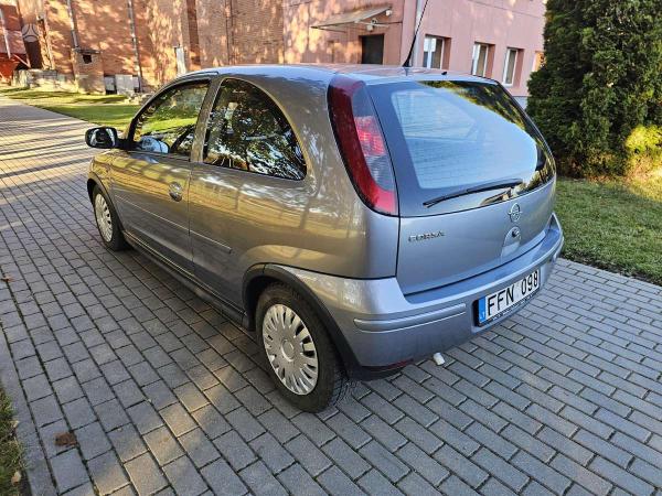 Grey Opel Corsa 2005 in Jurbarkas, with an engine capacity of 1.00 L and mileage of 110 thousand km for 950 €, photo 5 on AUTOMOTO.COM.LV