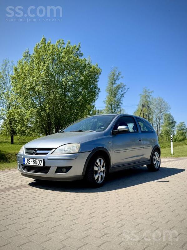 Grey Opel Corsa 2005 in Ventspils, with an engine capacity of 1.00 L and mileage of 126 thousand km for 1300 €, photo 1 on AUTOMOTO.COM.LV