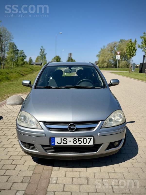 Grey Opel Corsa 2005 in Ventspils, with an engine capacity of 1.00 L and mileage of 126 thousand km for 1300 €, photo 3 on AUTOMOTO.COM.LV