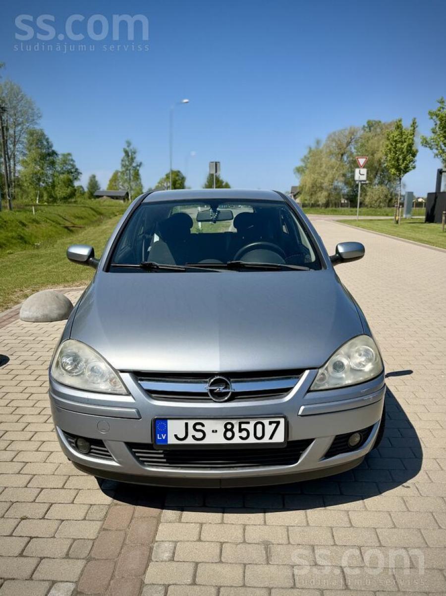 Grey Opel Corsa 2005 in Ventspils, with an engine capacity of 1.00 L and mileage of 126 thousand km for 1300 €, photo 4 on AUTOMOTO.COM.LV