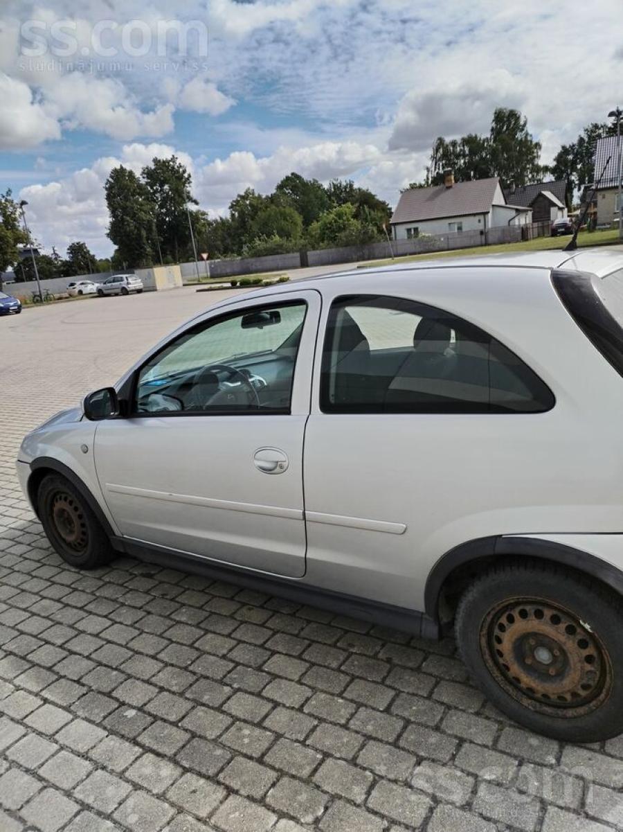 Grey Opel Corsa 2005 in Dobele, with an engine capacity of 1.00 L and mileage of 219 thousand km for 850 €, photo 1 on AUTOMOTO.COM.LV