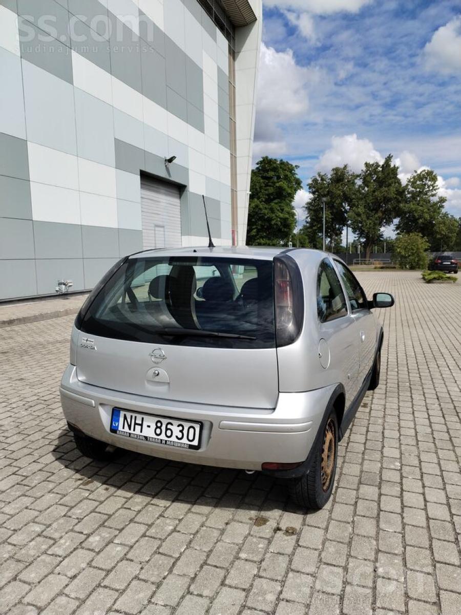 Grey Opel Corsa 2005 in Dobele, with an engine capacity of 1.00 L and mileage of 219 thousand km for 850 €, photo 4 on AUTOMOTO.COM.LV