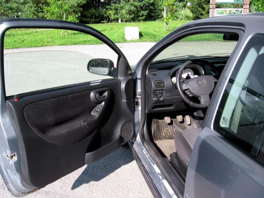 Pelēks Opel Corsa 2005 Biržai, ar dzinēja tilpumu 1.20 L un nobraukumu 182 tūkst. km par 700 €, foto 7 vietnē AUTOMOTO.COM.LV