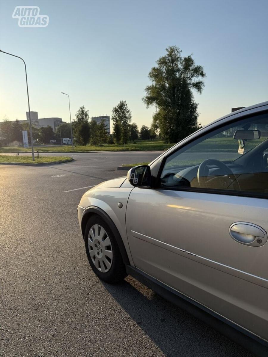 Grey Opel Corsa 2005 in Alytus, with an engine capacity of 1.20 L and mileage of 276 thousand km for 600 €, photo 4 on AUTOMOTO.COM.LV