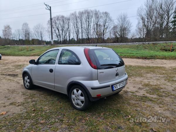Grey Opel Corsa 2005 in Riga, with an engine capacity of 1.30 L and mileage of 246 thousand km for 900 €, photo 2 on AUTOMOTO.COM.LV