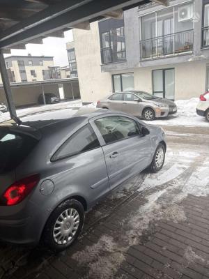 Pelēks Opel Corsa 2006 Viļņa, ar dzinēja tilpumu 1.00 L un nobraukumu 100 tūkst. km par 899 €, foto 3 vietnē AUTOMOTO.COM.LV