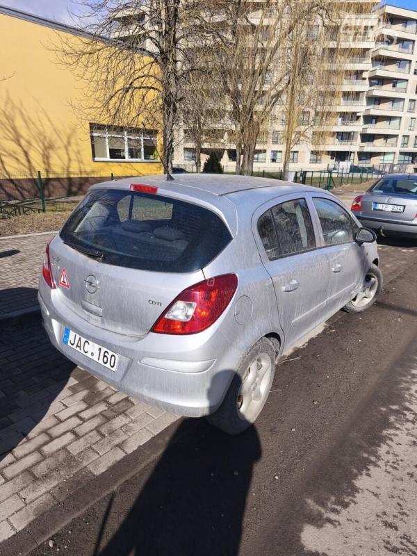 Pelēks Opel Corsa 2006 Kauņa, ar dzinēja tilpumu 1.20 L un nobraukumu 215 tūkst. km par 550 €, foto 4 vietnē AUTOMOTO.COM.LV
