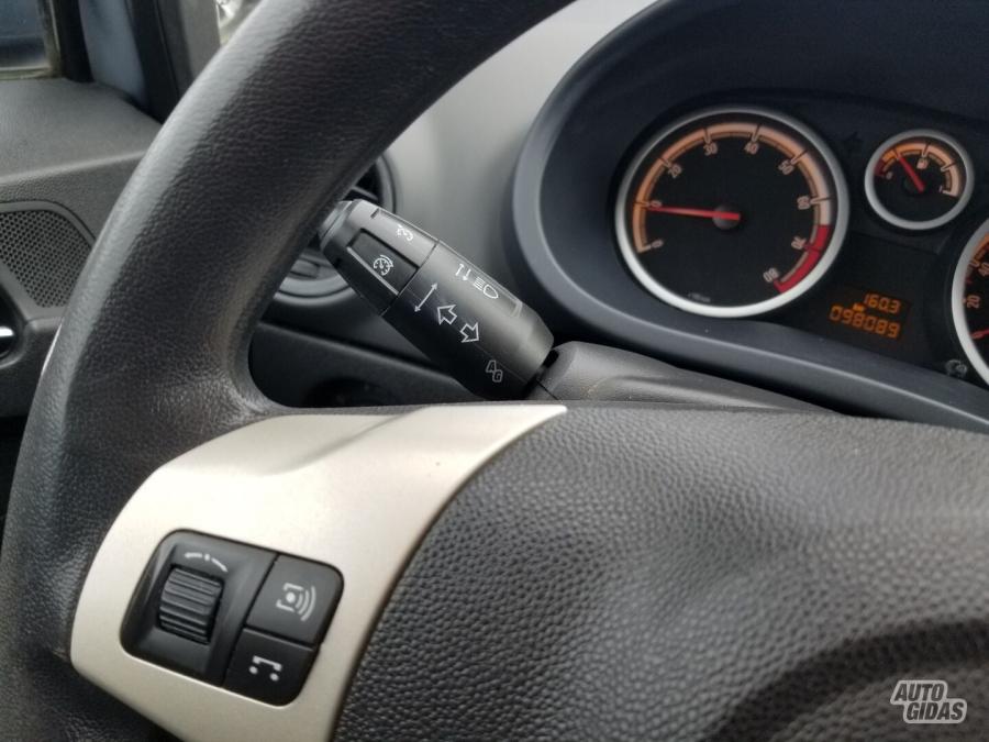Grey Opel Corsa 2006 in Kaunas, with an engine capacity of 1.20 L and mileage of 98 thousand km for 1499 €, photo 13 on AUTOMOTO.COM.LV