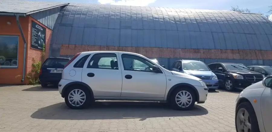 Pelēks Opel Corsa 2006 Valmiera, ar dzinēja tilpumu 1.40 L un nobraukumu 142 tūkst. km par 1500 €, foto 3 vietnē AUTOMOTO.COM.LV