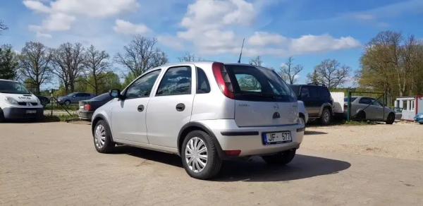 Pelēks Opel Corsa 2006 Valmiera, ar dzinēja tilpumu 1.40 L un nobraukumu 142 tūkst. km par 1500 €, foto 5 vietnē AUTOMOTO.COM.LV