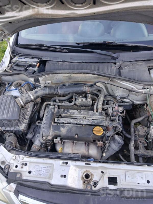 Grey Opel Corsa 2006 in Talsi, with an engine capacity of 1.20 L and mileage of 365 thousand km for 970 €, photo 3 on AUTOMOTO.COM.LV