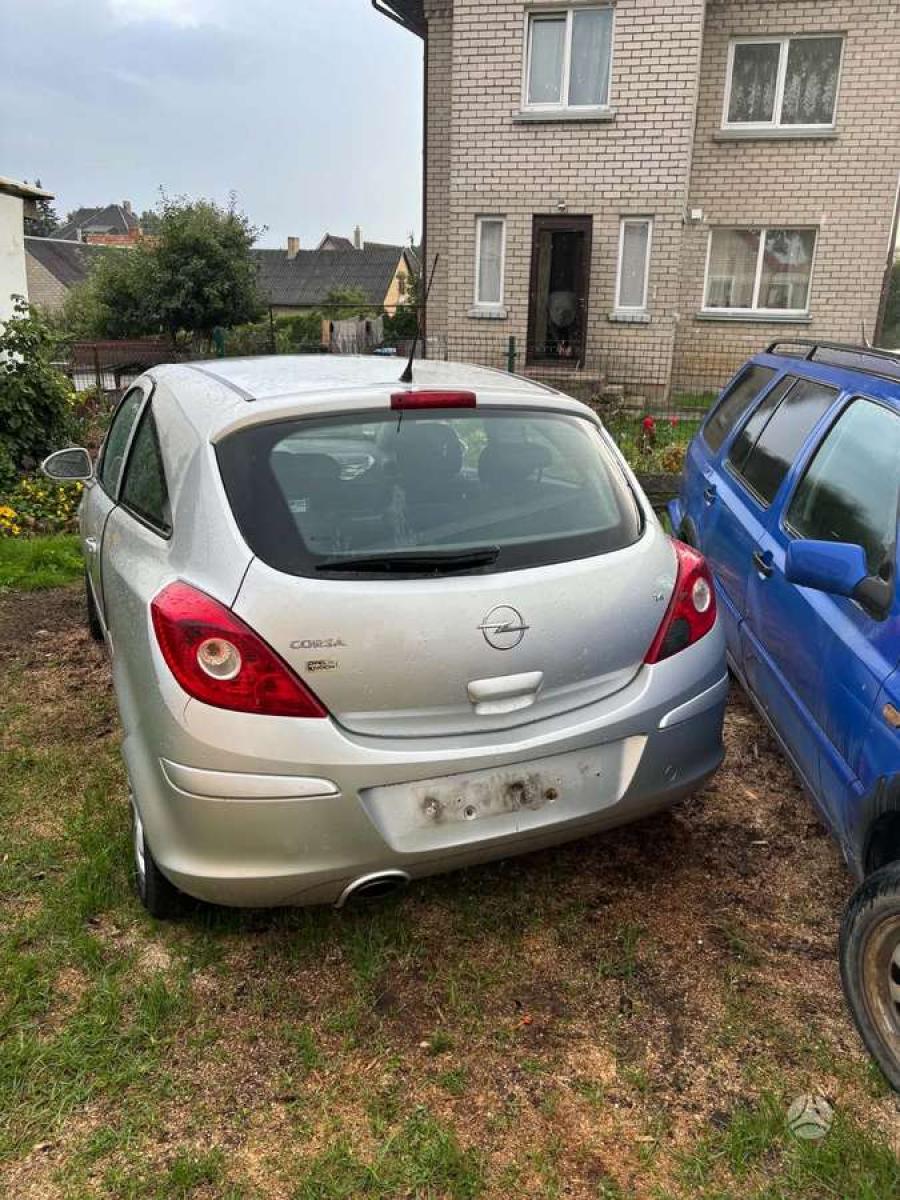 Pelēks Opel Corsa 2006 Tauragė, ar dzinēja tilpumu 1.39 L un nobraukumu 174 tūkst. km par 500 €, foto 3 vietnē AUTOMOTO.COM.LV