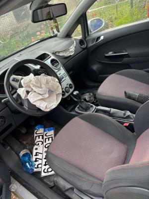 Pelēks Opel Corsa 2006 Tauragė, ar dzinēja tilpumu 1.39 L un nobraukumu 174 tūkst. km par 500 €, foto 6 vietnē AUTOMOTO.COM.LV