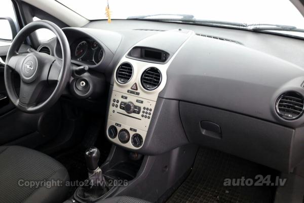 Grey Opel Corsa 2007 in Tallinn, with an engine capacity of 1.20 L and mileage of 178 thousand km for 599 €, photo 5 on AUTOMOTO.COM.LV