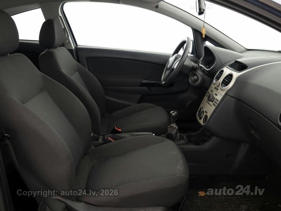 Grey Opel Corsa 2007 in Tallinn, with an engine capacity of 1.20 L and mileage of 178 thousand km for 599 €, photo 6 on AUTOMOTO.COM.LV