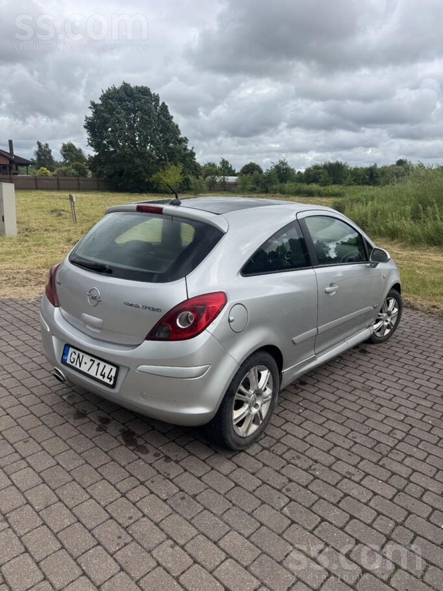 Pelēks Opel Corsa 2007 Ventspils, ar dzinēja tilpumu 1.70 L un nobraukumu 245 tūkst. km par 1050 €, foto 5 vietnē AUTOMOTO.COM.LV
