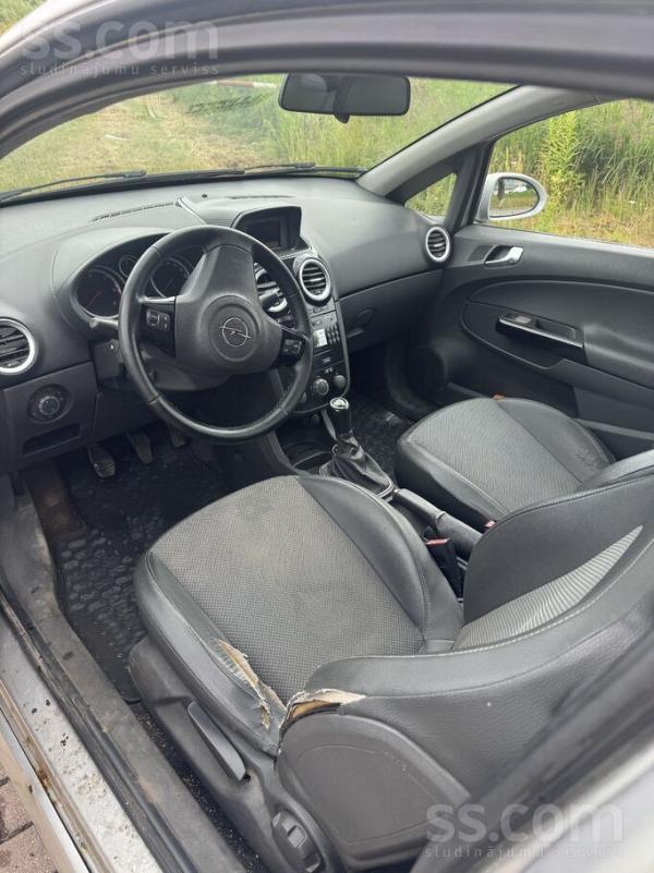 Pelēks Opel Corsa 2007 Ventspils, ar dzinēja tilpumu 1.70 L un nobraukumu 245 tūkst. km par 1050 €, foto 5 vietnē AUTOMOTO.COM.LV