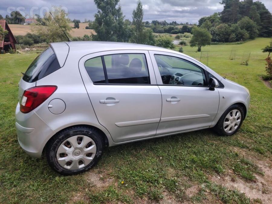 Grey Opel Corsa 2007 in Liepaja, with an engine capacity of 1.20 L and mileage of 131 thousand km for 1500 €, photo 3 on AUTOMOTO.COM.LV