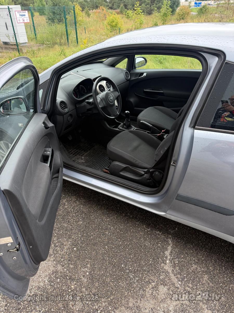 Grey Opel Corsa 2007 in Tallinn, with an engine capacity of 1.20 L and mileage of 171 thousand km for 1800 €, photo 6 on AUTOMOTO.COM.LV