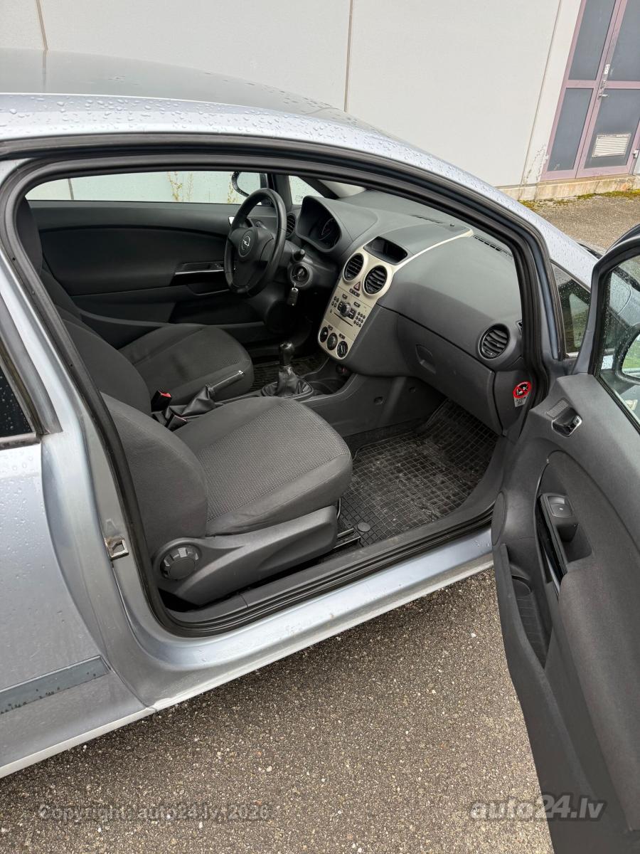 Grey Opel Corsa 2007 in Tallinn, with an engine capacity of 1.20 L and mileage of 171 thousand km for 1800 €, photo 7 on AUTOMOTO.COM.LV