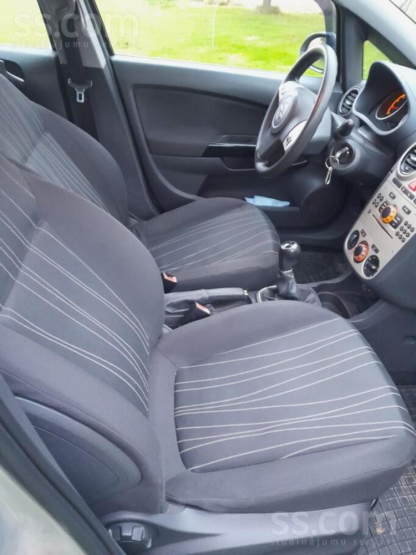 Grey Opel Corsa 2007 in Riga, with an engine capacity of 1.20 L and mileage of 207 thousand km for 1700 €, photo 6 on AUTOMOTO.COM.LV