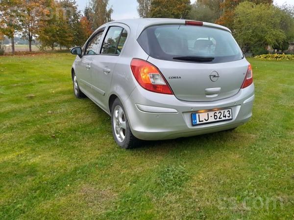 Grey Opel Corsa 2007 in Riga, with an engine capacity of 1.20 L and mileage of 207 thousand km for 1700 €, photo 7 on AUTOMOTO.COM.LV